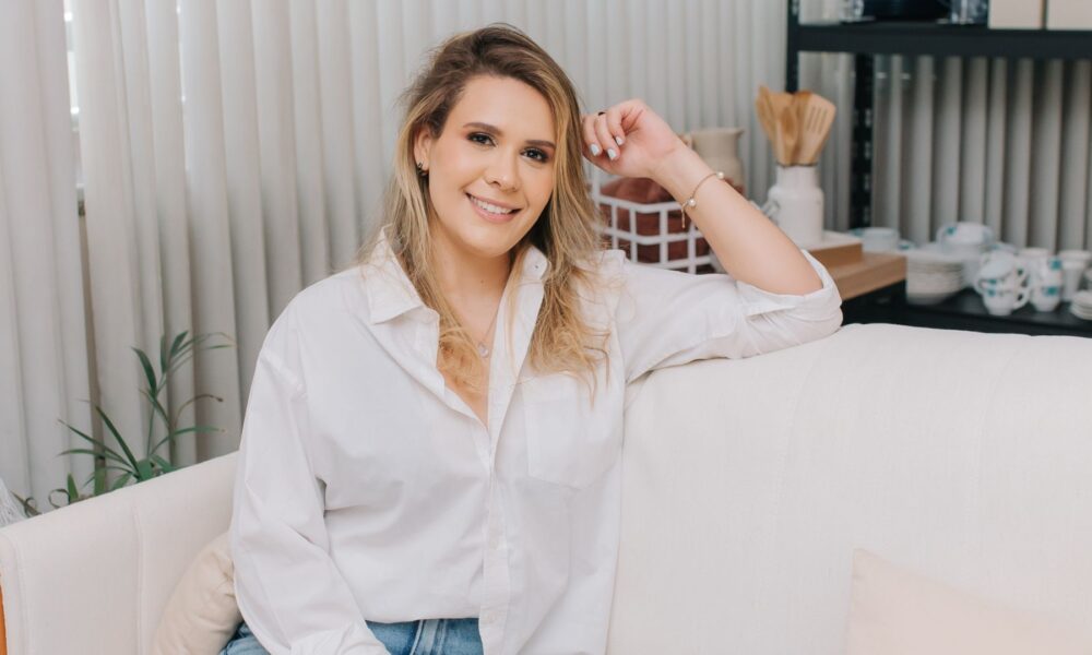 Dani Lôbo lança a canção “É Assim Que Tem Que Ser” - Gospel Channel
