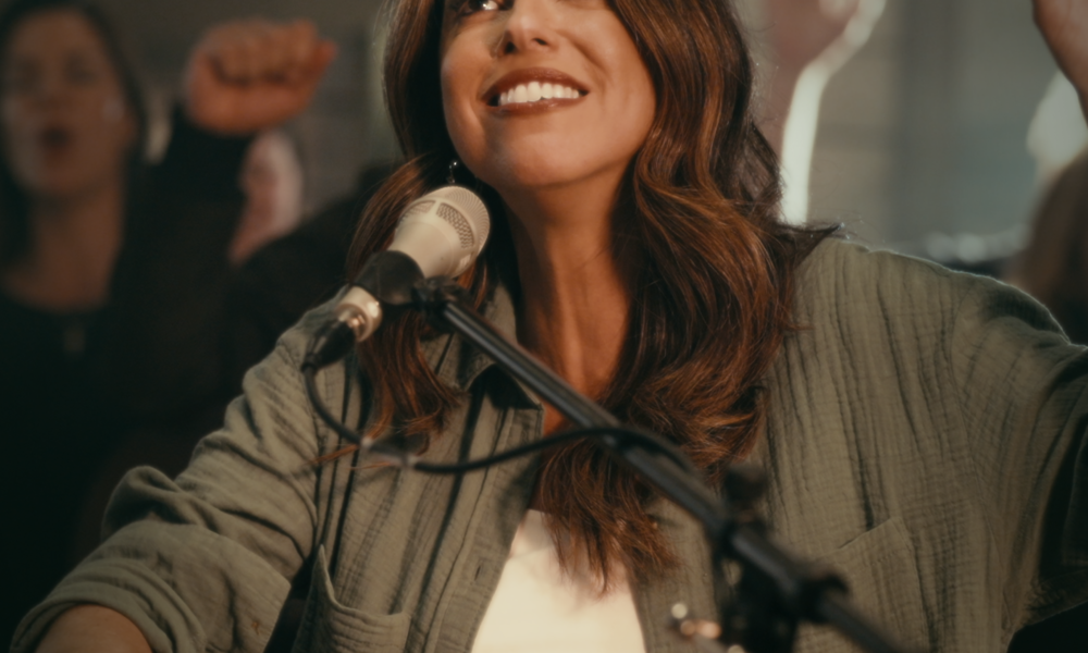 Rachel Novaes canta sobre a importância de buscar a presença de Deus ...